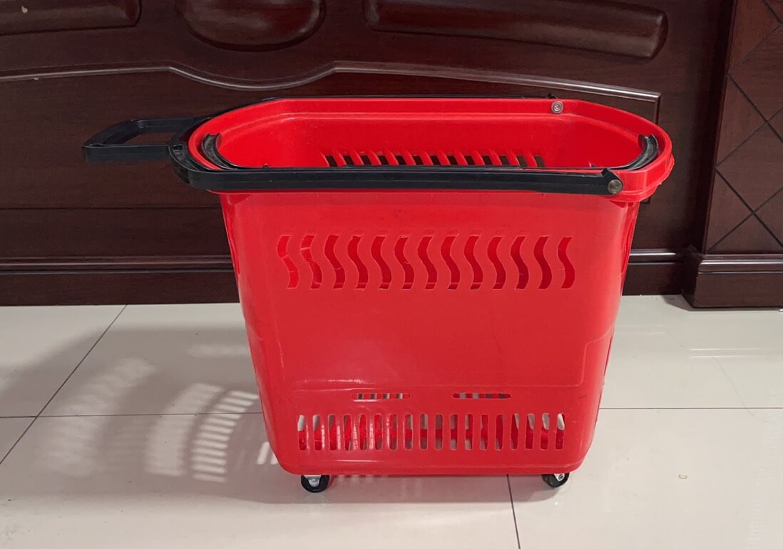 CANASTA ROJA GRANDE CON RODÍN 59.5*39*41CM 1UND – Grupo Yuan Dong